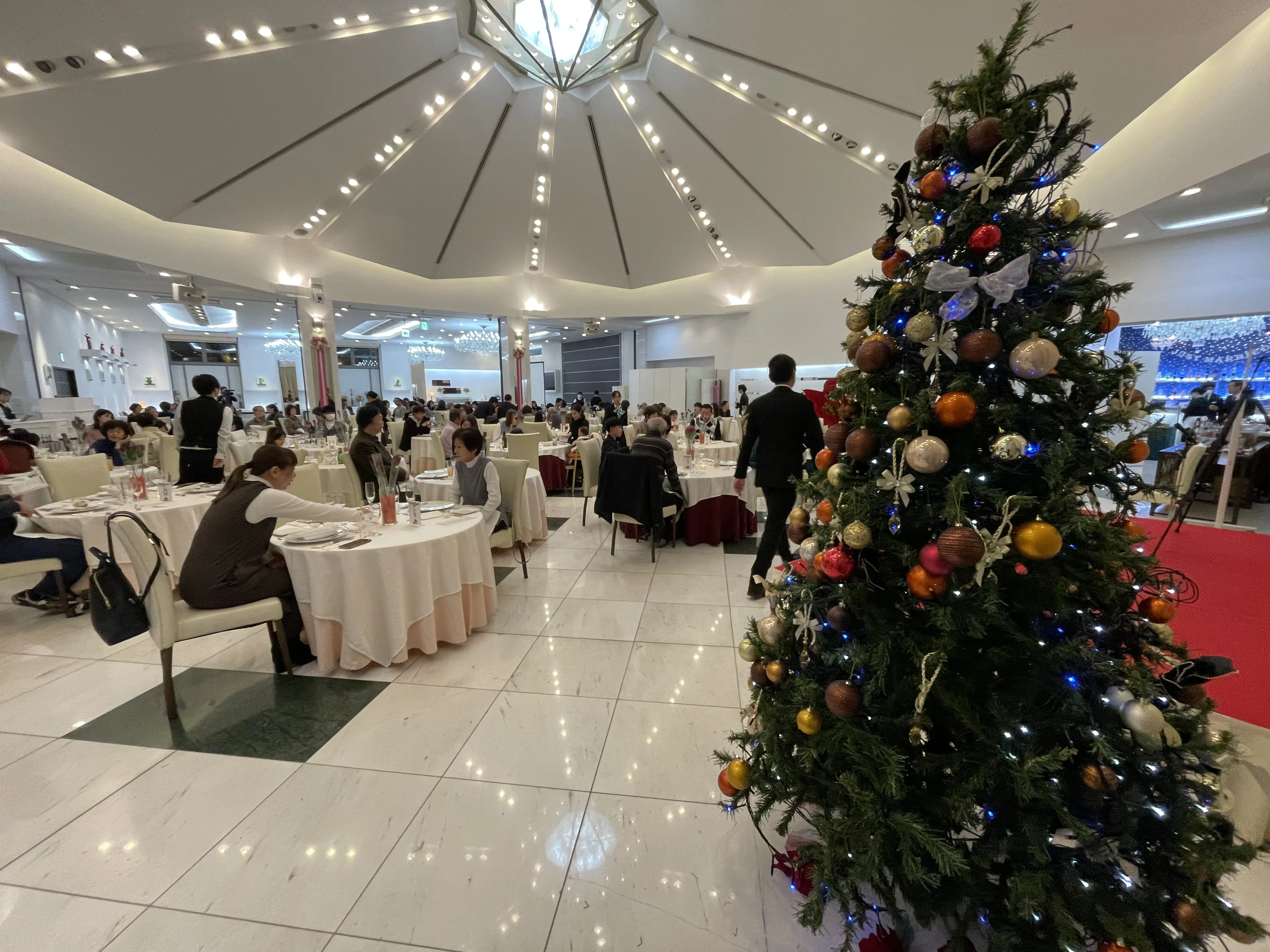 クリスマスディナー＆MAGIC SHOW TIMEを開催致しました！！ | ブログ 【公式】メゾン・ド・リヴァージュ～三木で叶う おもてなしウエディング〜｜兵庫県三木市の結婚式場